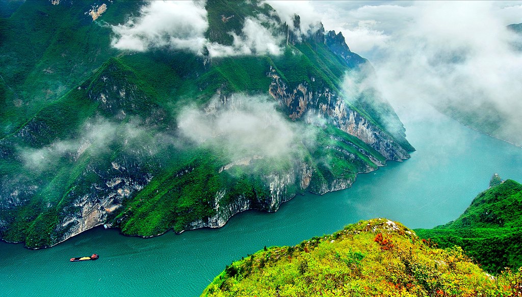 The Yangtze River is the longest river in both China and Asia, running ...