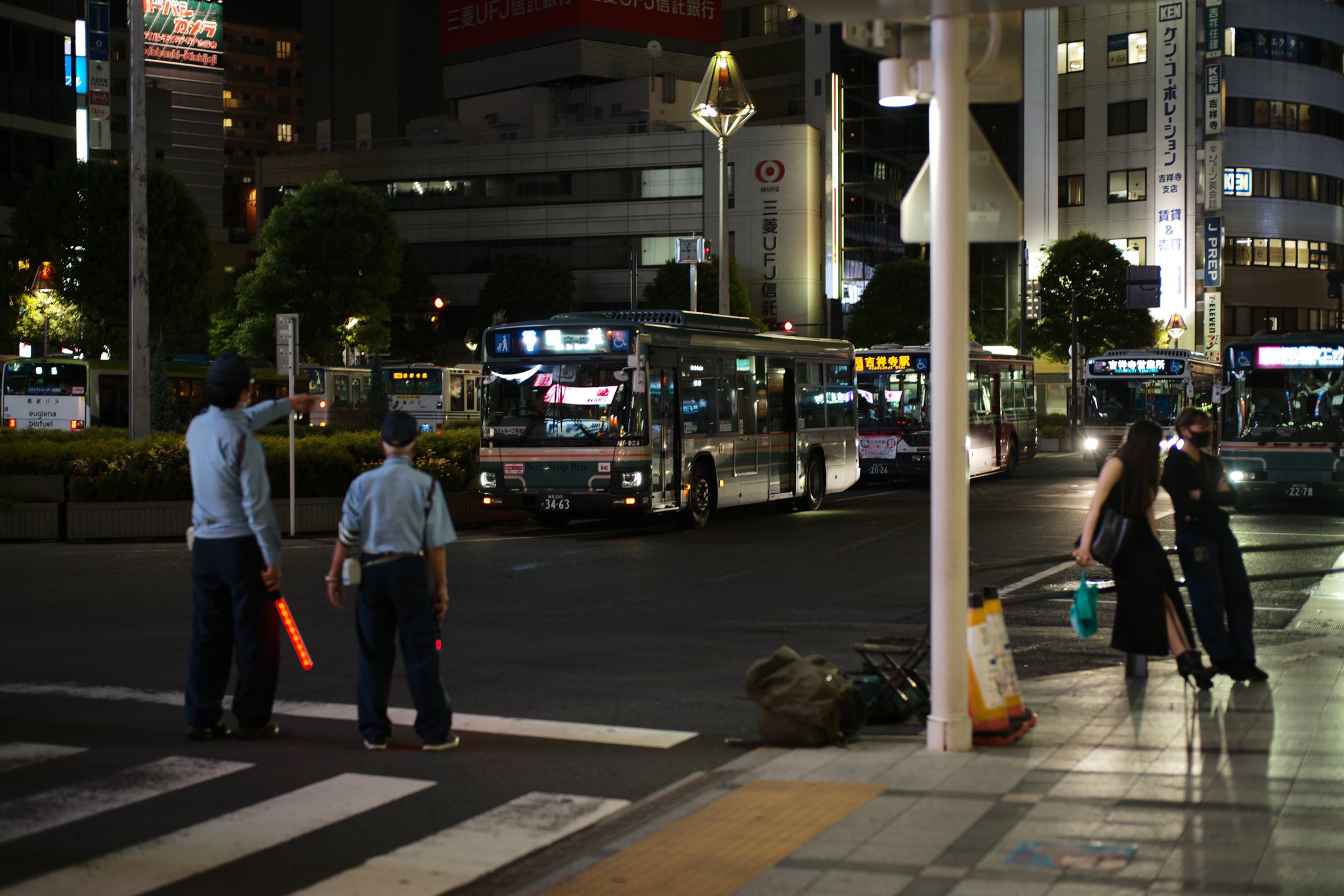 Hiro. on Twitter: "Kichijoji night🚶‍♂️ Leica M10-D / summilux50mm f1.4 asph. https://t.co ...