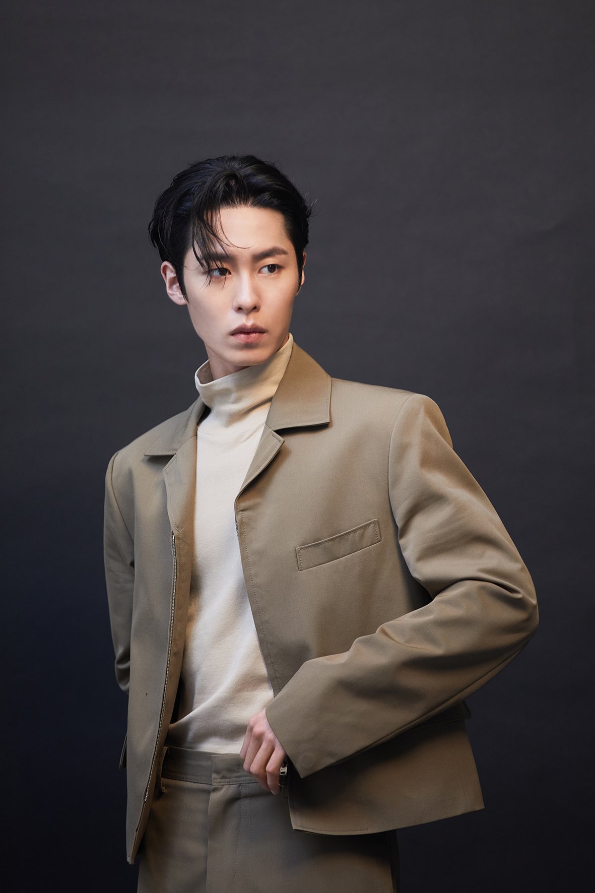 slow) on Twitter: "Lee JaeWook for Marie Claire Korea 2022 September issue (behind) https://t.co ...