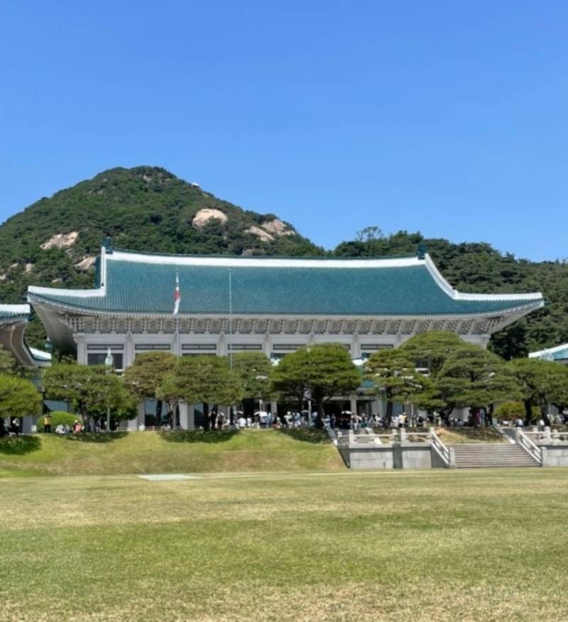 인스티즈(instiz) on Twitter: "윤석열 대통령이 가장 잘한 일 중 하나는 청와대를 국민들에게 돌려준 것이다 (링크에 더있어요👉) https://instiz ...