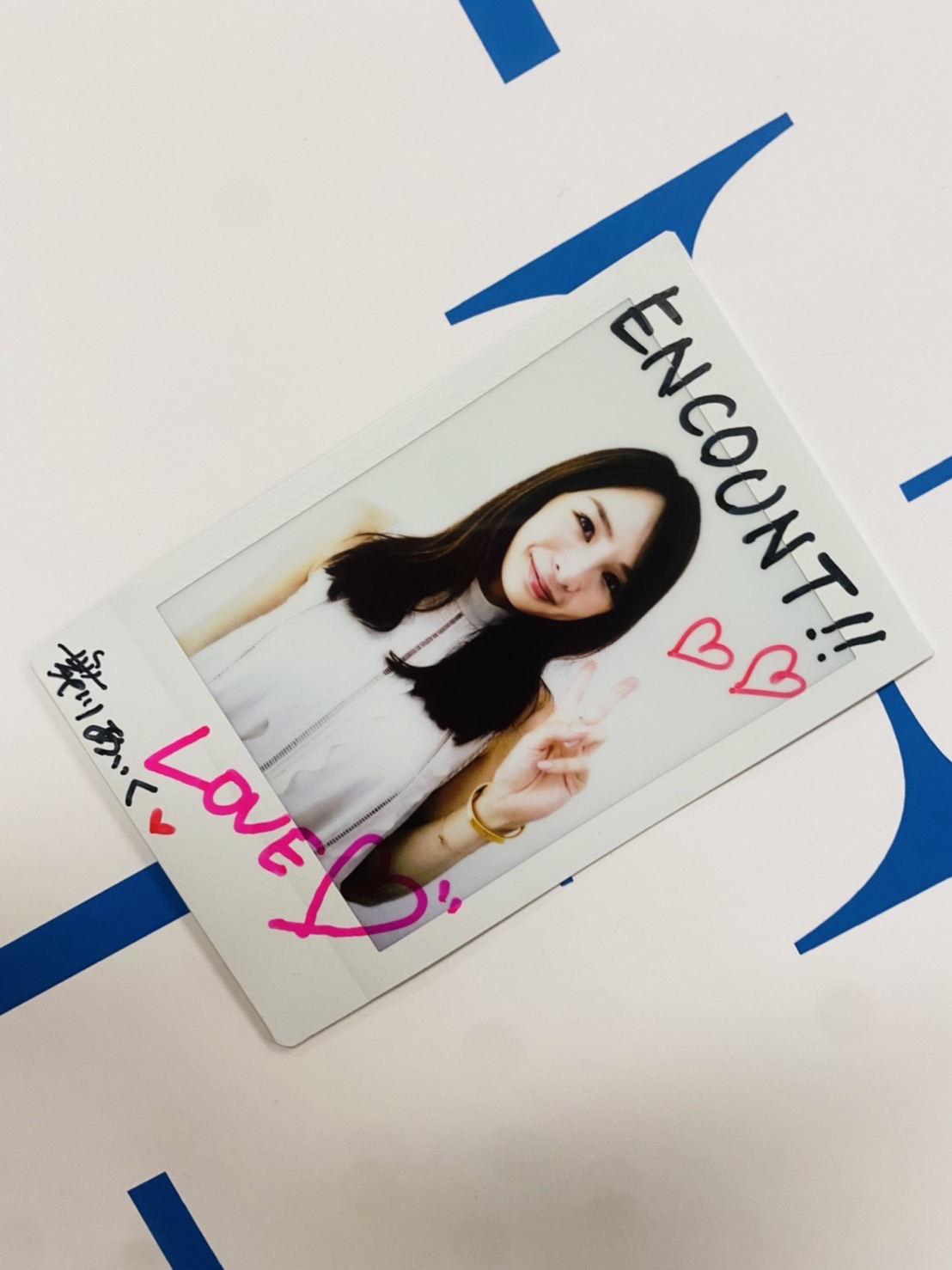 ENCOUNT on Twitter: "【🎁プレゼント企画🎁】 モデル、フォトグラファーとして活動する #舞川あいく さんのサイン入りチェキを1名様にプレゼント🀄️💓 ...