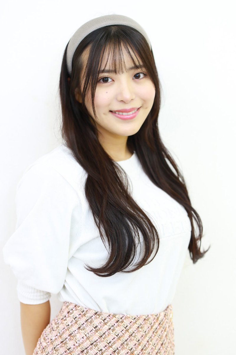 Deview / デビュー On Twitter 😍インタビュー😍 マシュマロボディの現役女子大生グラドル・竹内花、 初写真集『花の蜜』に