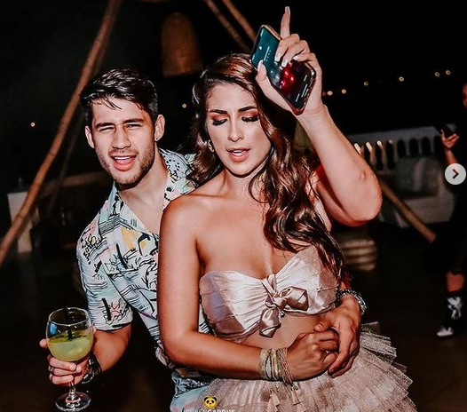 Diario Popular on Twitter: "Escueta dedicatoria de Iván "Tito" Torres a su ex esposa Vita Aranda ...