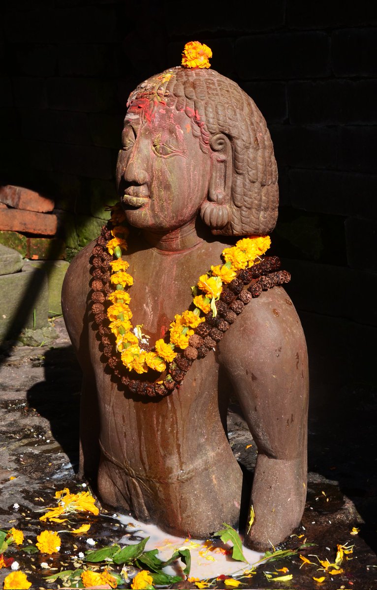 #Thread This mysterious murti present in the Pashupatinath Mandir is ...