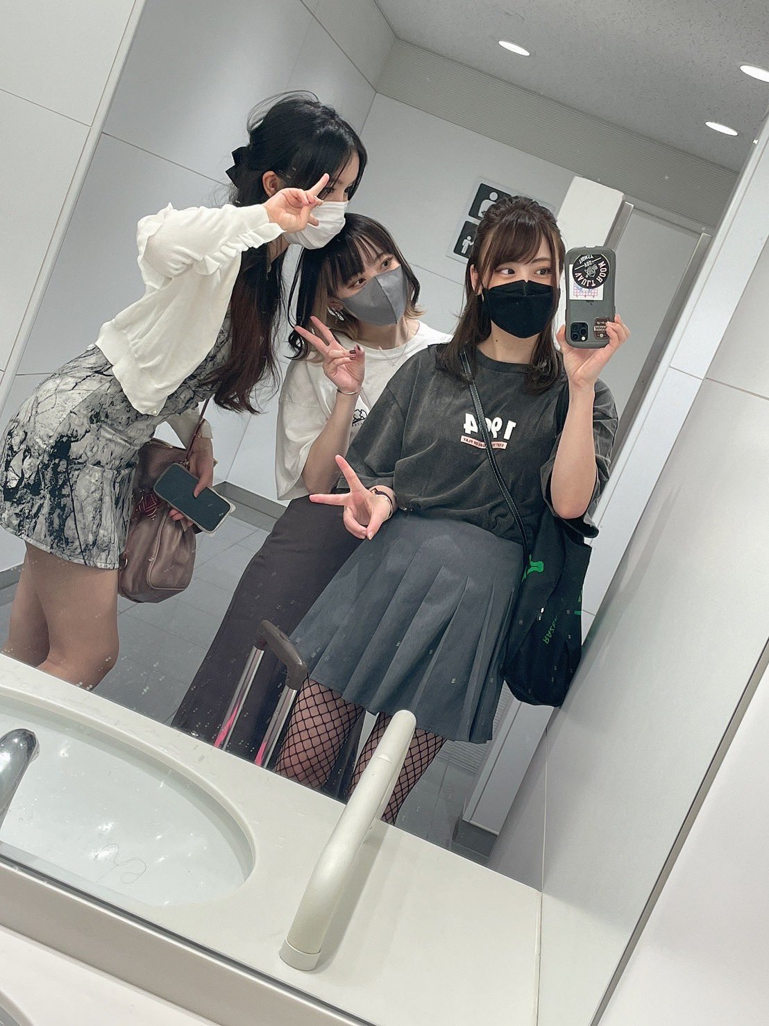 GSG｜ Akatsuki Rei 🌙ིྀ 暁霊 on Twitter: "出演終わってこゆきちゃん&ドリちゃんとヴァロブースに行った！れいーたさんに日本語上手くなったと言われた takej ...