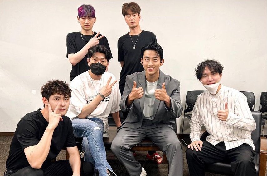 taec ily🧎🏻‍♀️ on Twitter: "taec and the dancers🥹🥹🥹 #2PM #TAECYEON"