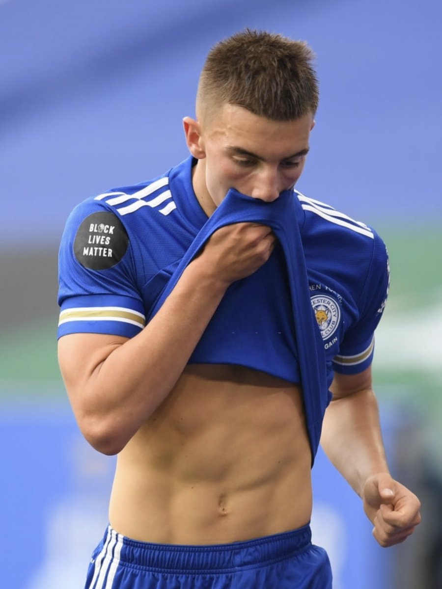 Hot Pictures on Twitter: "🥵 Luke Thomas abs"