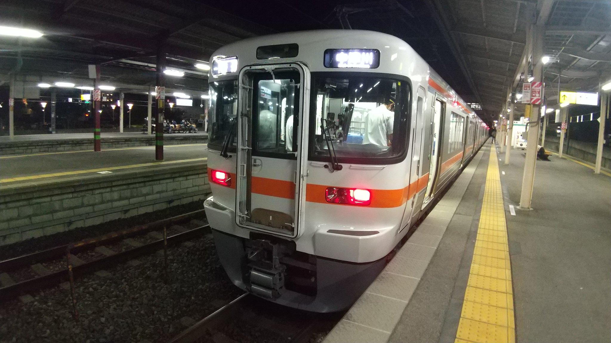 ねぷ on Twitter: "普通838M 松本→中津川 この区間では珍しい余裕のある4両普通で313クロスシートという最高の環境 これが混雑しているのを見たことがないので帰宅に何度か使った ...