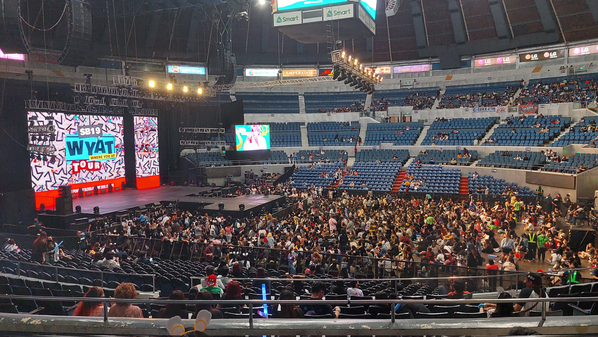 D'Argon of A'TIN 🍓 on Twitter: "View from LB.. Let's do this! A’TIN SHAKES ARANETA CITY ...