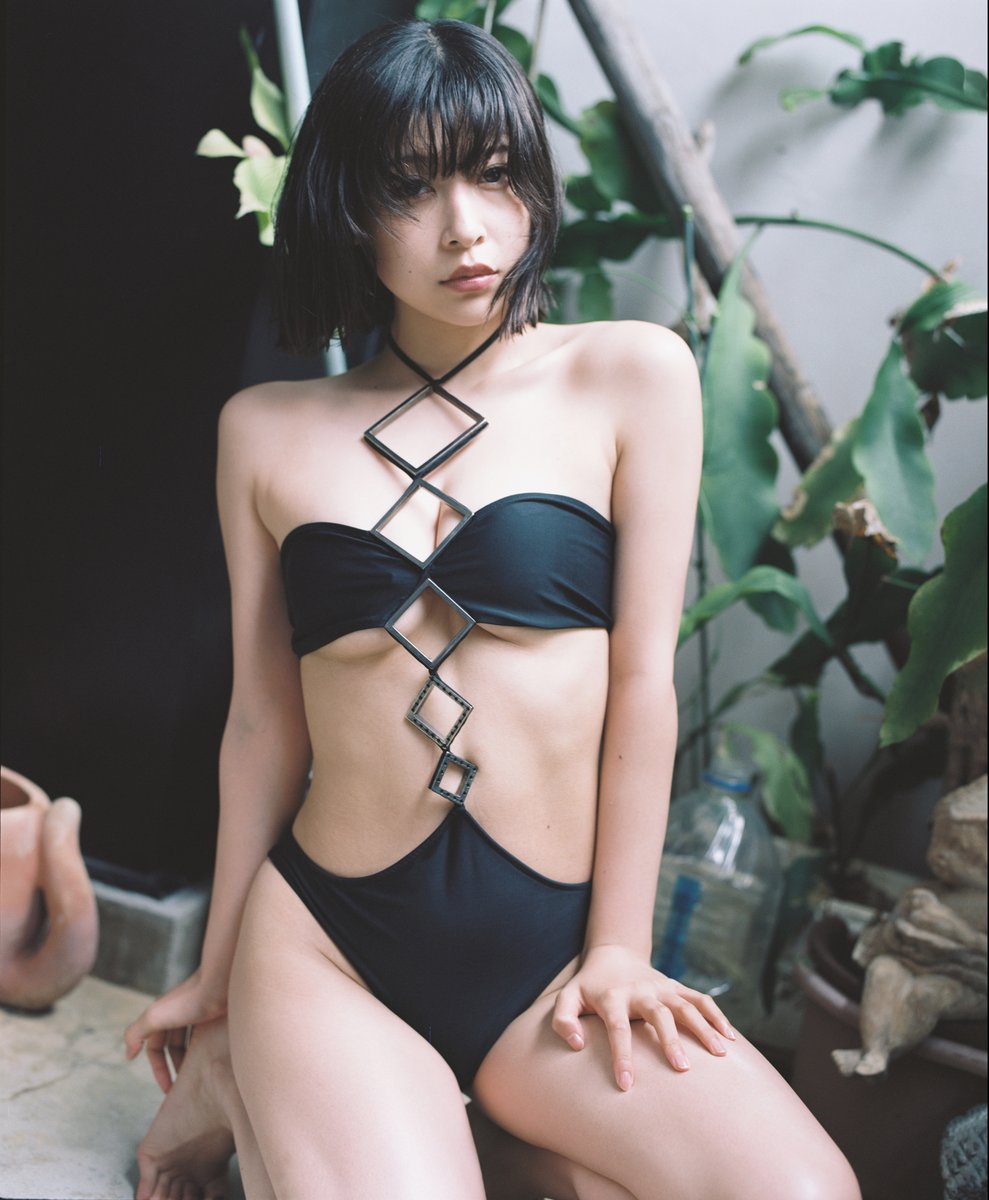RBB TODAY on Twitter: "染野有来、1st写真集発売！セクシービキニに大胆な膝ブラも！ https://rbbtoday.com/article/2022/09/17 ...