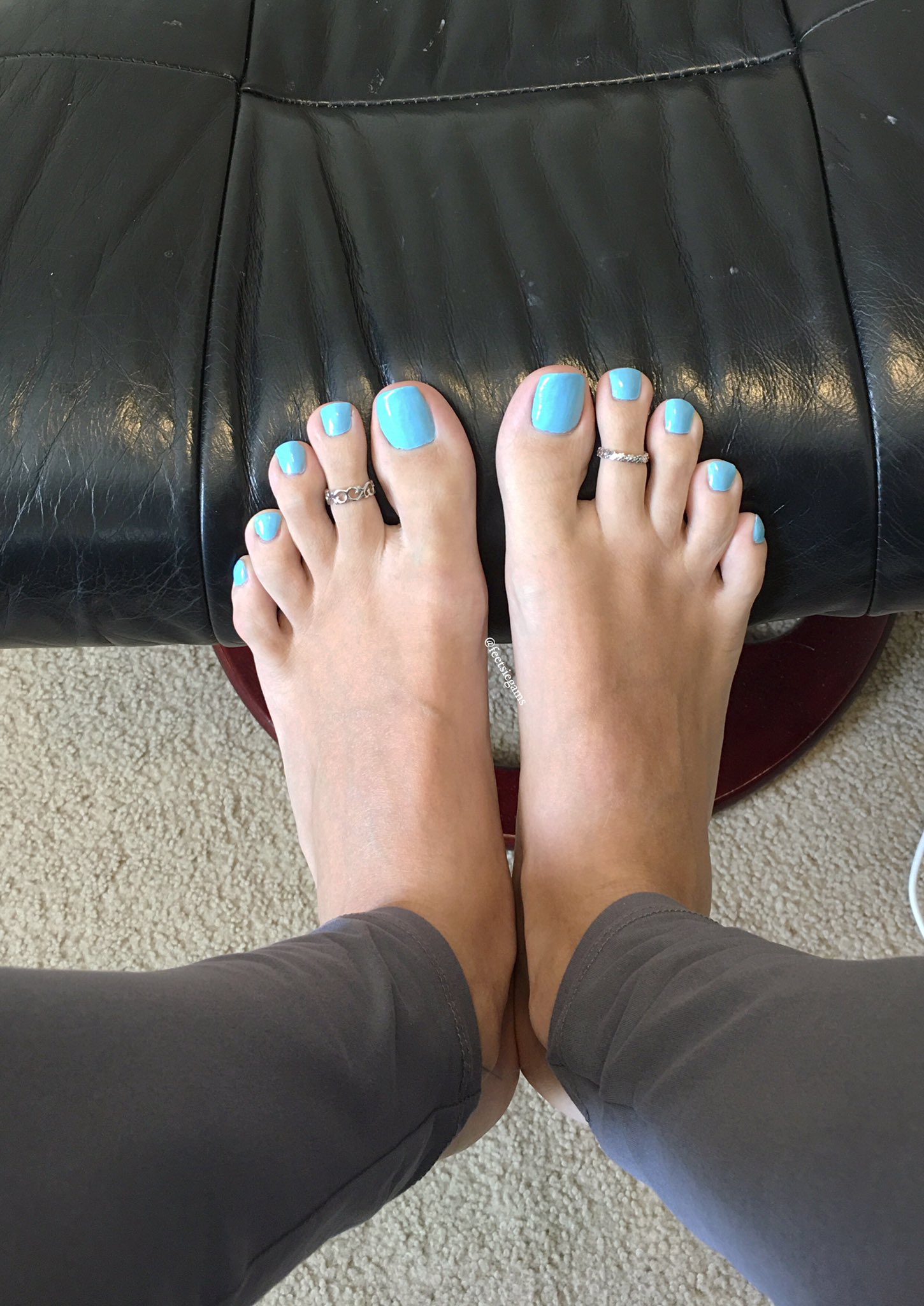 Missy Longtoes On Twitter Love This Color On My Toes 💙
