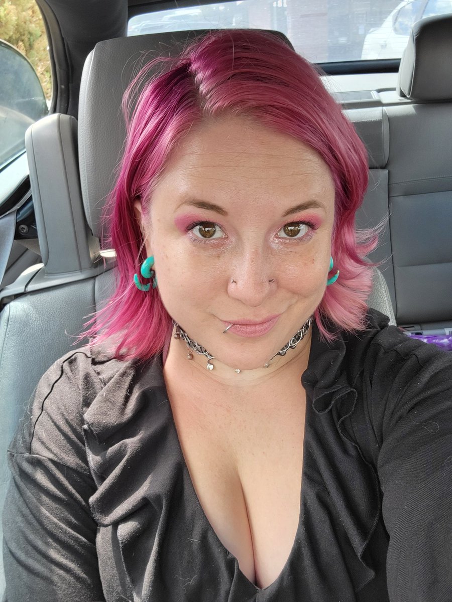 VickiDoll On Twitter Not Feeling Too Good Today Feel Like I Don t Look Good Either vickidoll-on-twitter-not-feeling-too-good-today-feel-like-i-don-t-look-good-either