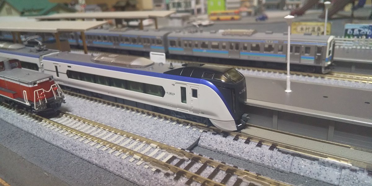 5極 on Twitter: "RT @Yuusan844297: 今更ながら マイブームの E353系 入線 ヘッドライト暗すぎるので 鐵工房さんの基盤購入 #Nゲージ #E353系 #鐵工房"