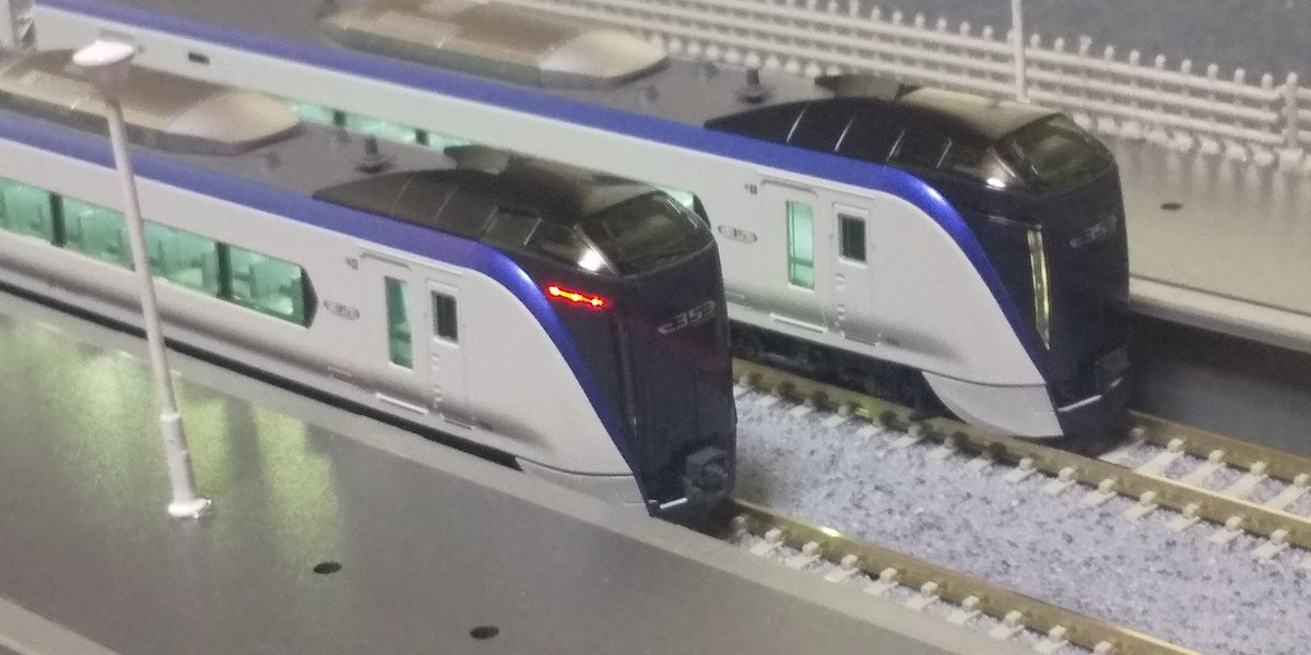 5極 on Twitter: "RT @Yuusan844297: 今更ながら マイブームの E353系 入線 ヘッドライト暗すぎるので 鐵工房さんの基盤購入 #Nゲージ #E353系 #鐵工房"