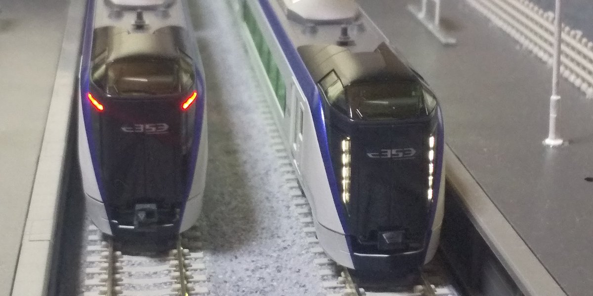 5極 on Twitter: "RT @Yuusan844297: 今更ながら マイブームの E353系 入線 ヘッドライト暗すぎるので 鐵工房さんの基盤購入 #Nゲージ #E353系 #鐵工房"