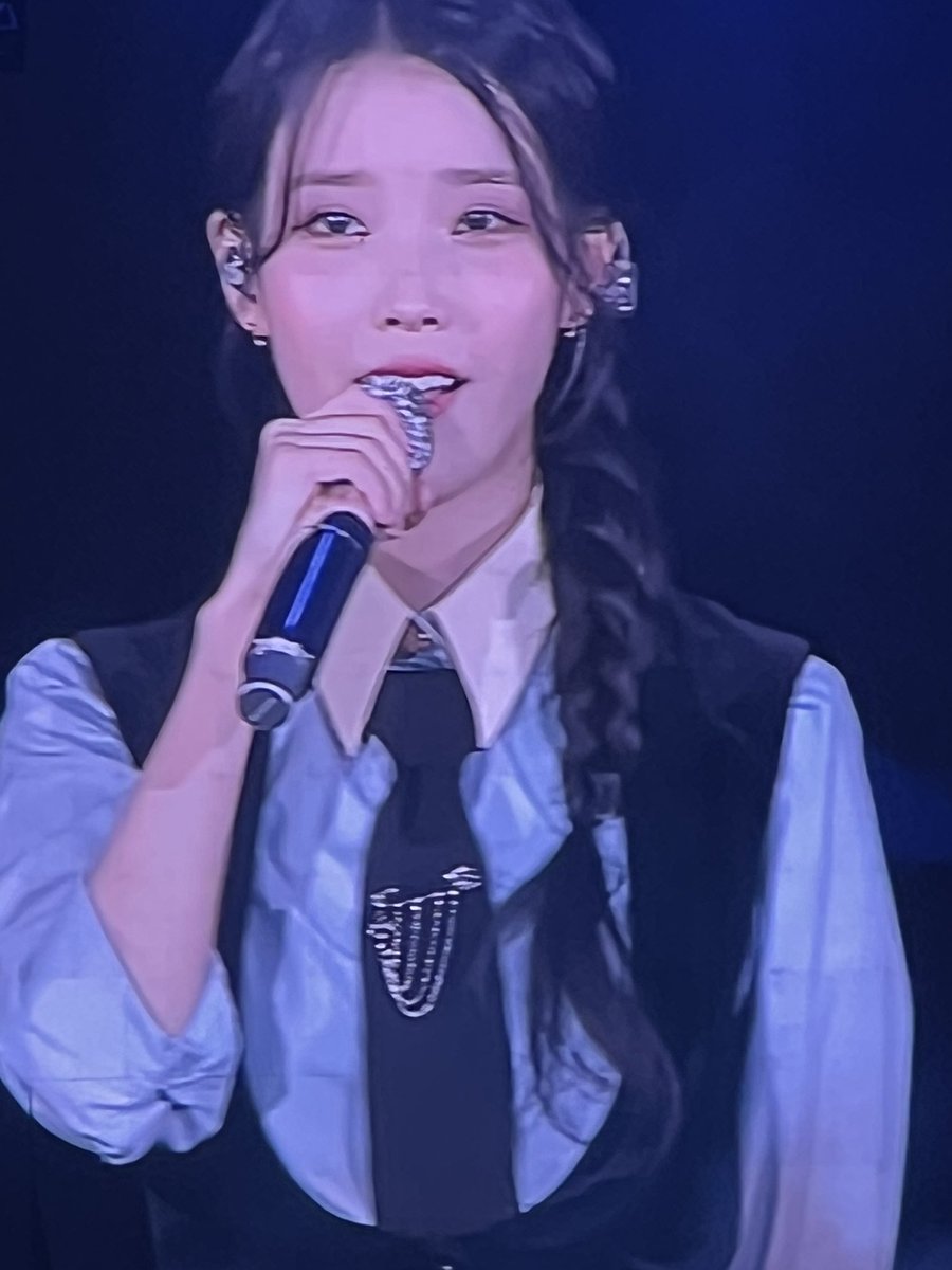 kat 🥑 on Twitter: "Please sing Coin we are begging you, Miss IU"