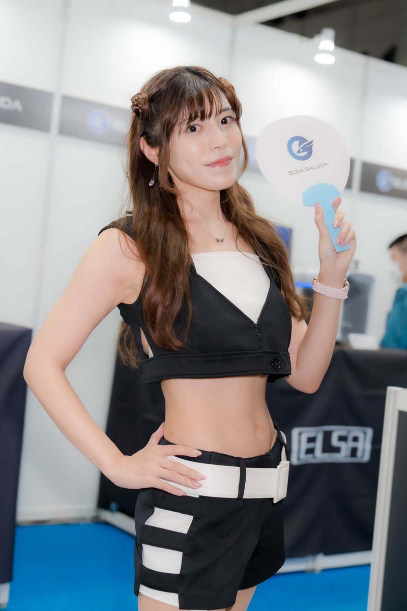 Reina+World🧬レイナ先生🐝虫のお姉さん🦋 (@reinaworld_) さんのコスプレ作品まとめ (73 件) - Twoucan