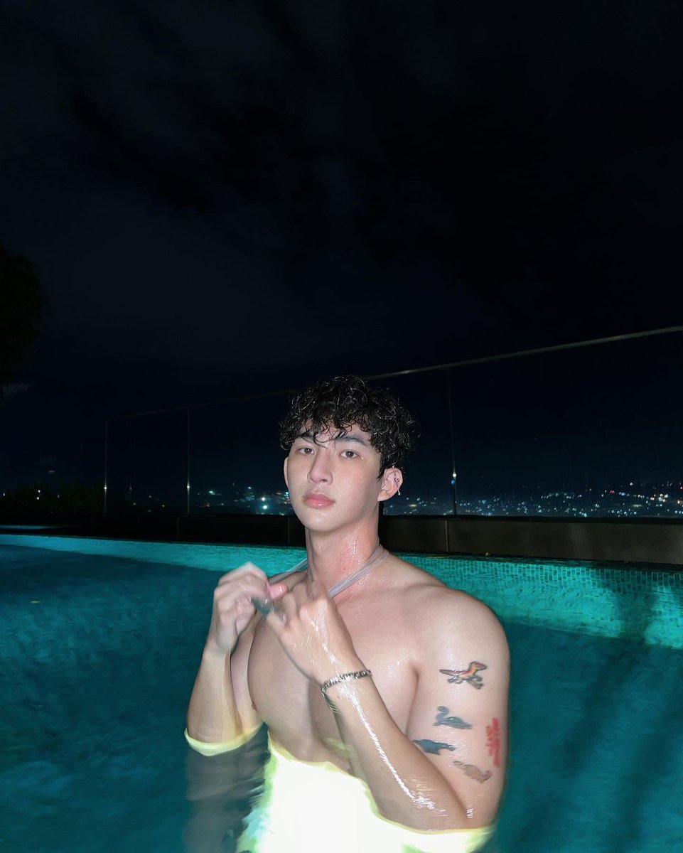 Khuna on Twitter: "พรุ่งนี้วันจันทร์ละอ่อ🦖"