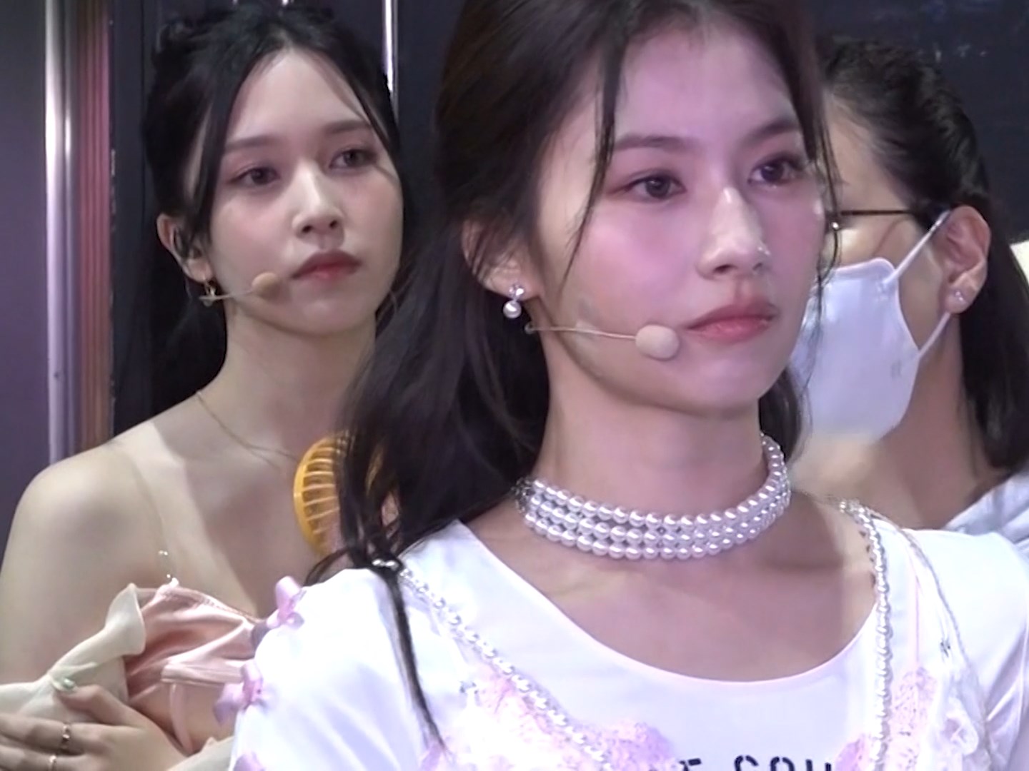 minaron #TalkThatTalk on Twitter: "Mina and Sana's double visual attack 🫠 https://t.co ...