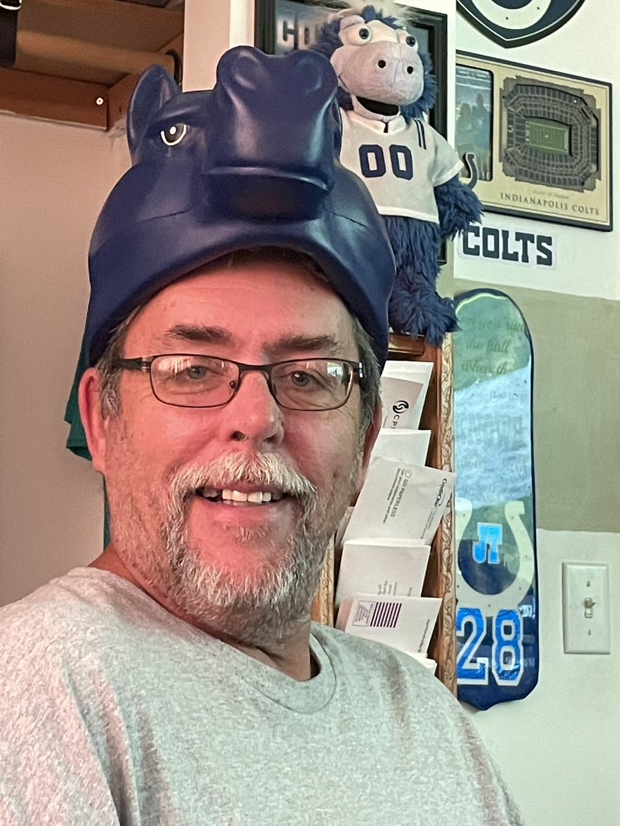 Jay Robins's Instagram, Twitter & Facebook on IDCrawl