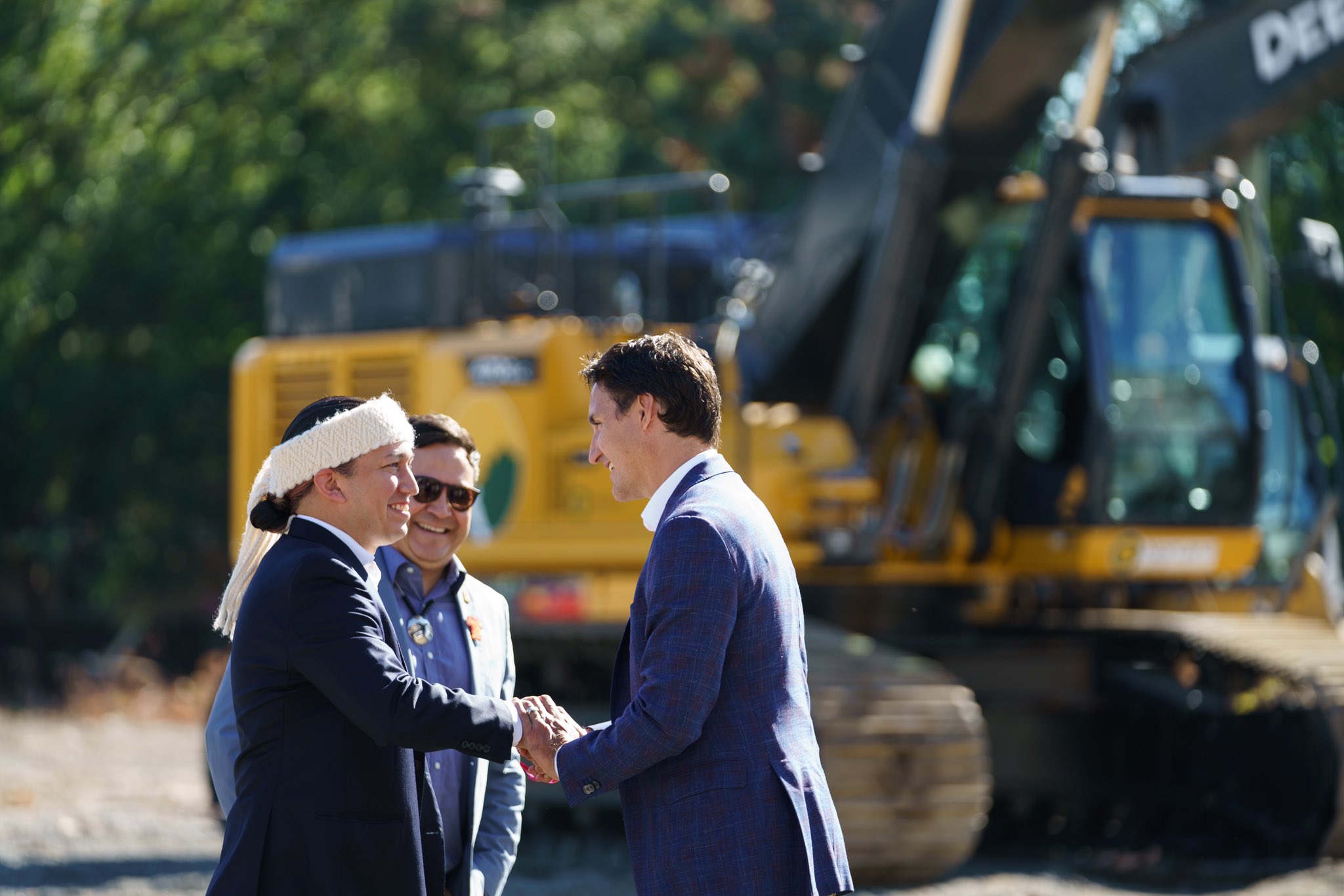 Justin Trudeau on Twitter: "Announced today: We’re investing in Sen̓áḵw, a net-zero development ...