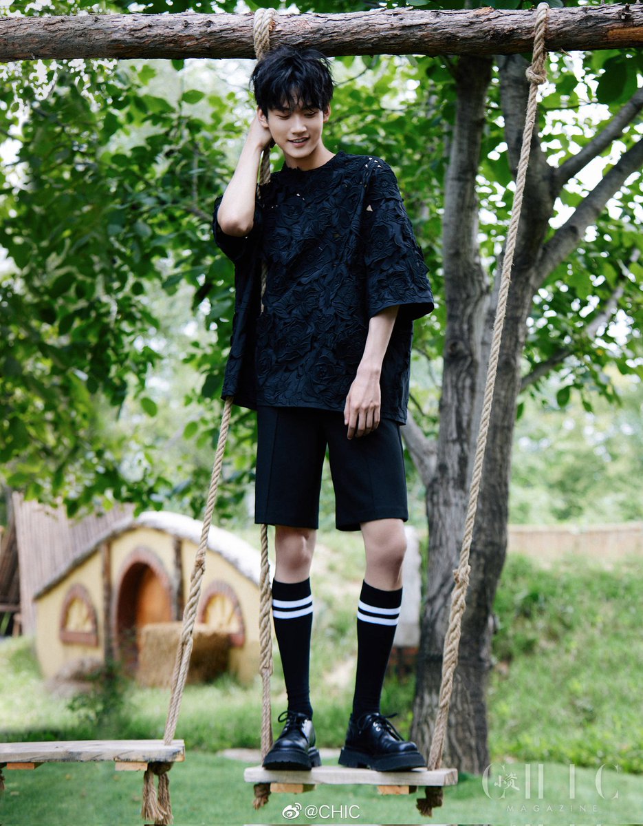 INTO1 archive on Twitter: "⌑ ZHOU KEYU x CHIC Magazine [ #周柯宇 #ZhouKeyu #INTO1]"