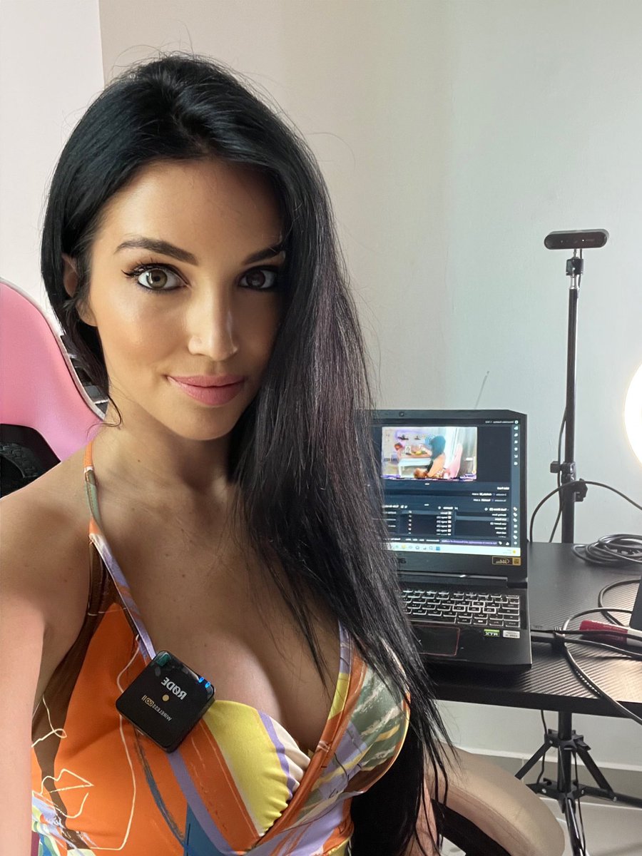 Animatrices & Célébrités 🇫🇷 on Twitter: "RT @PriscillaLiaud: Priss&Love c’est parti sur #twitch ...