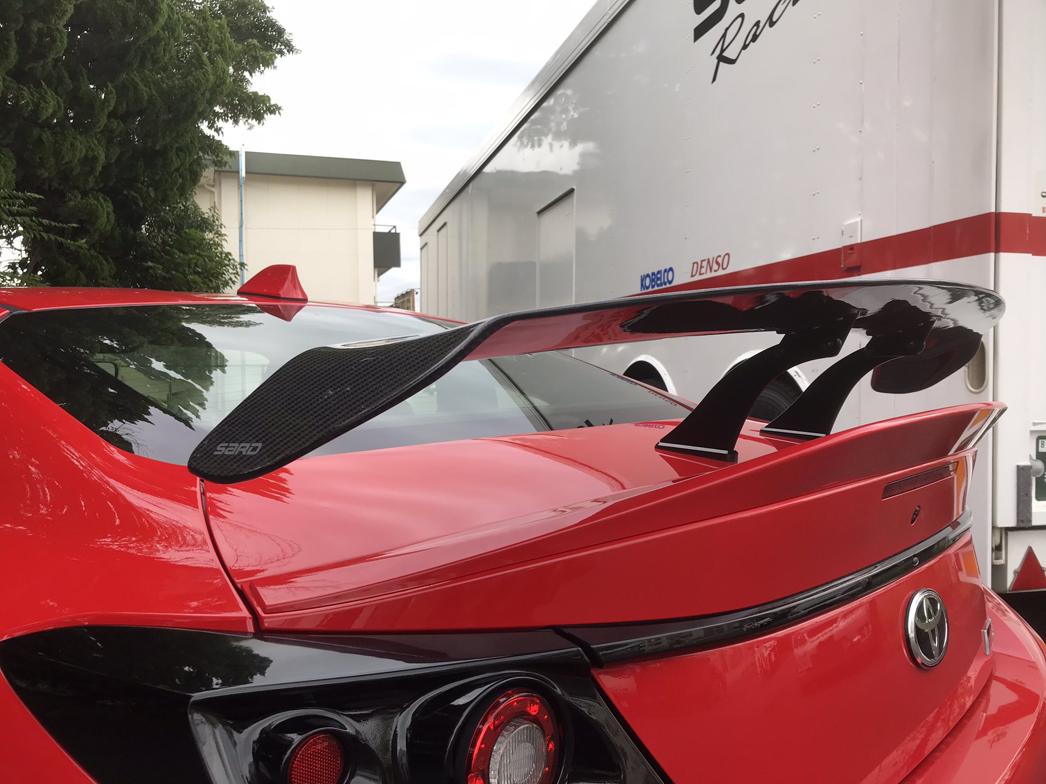 SARD【公式】 on Twitter: "SARD開発の1コマ LSR WINGとトランクスポイラーが一緒に付いてるゾ… #SARD #GR86 #ZN8 #ZD8 #LSRwing ...