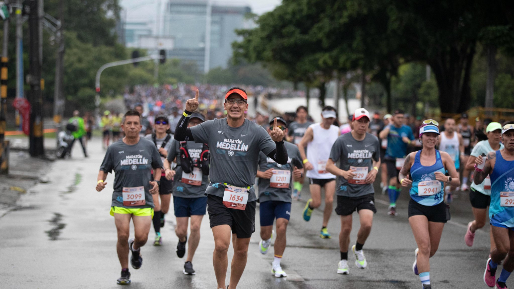 Maratón Medellín on Twitter: "¡Que felicidad correr en Medellín! https://t.co/s61Y5gHc0X" / Twitter