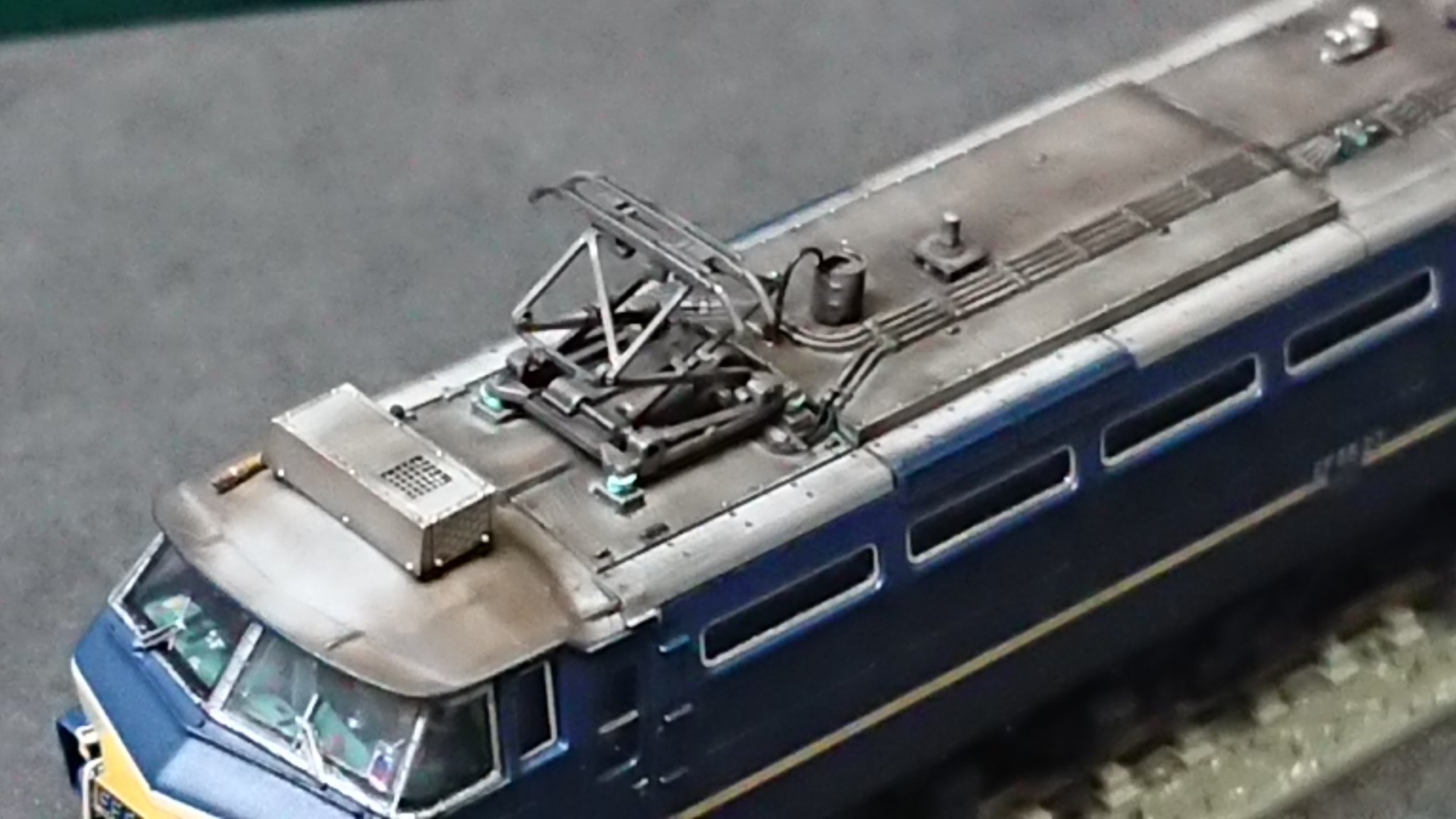 Tanimachi30000 on Twitter: "EF66 27 完成。 リニューアルされたニーナを早速作成。 目立つ前面手すりを浮かせてみました 車体全体に汚し表現を施し、車体は半艶 ...