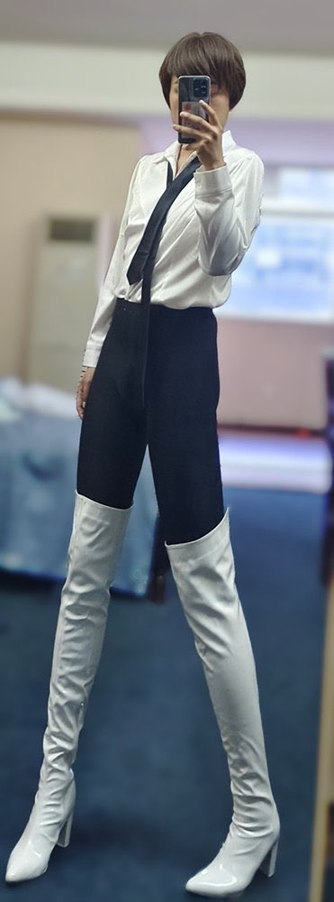 NO81【董小姐miss dom 武汉 28 女装2个月】 我的参赛宣言是：腿控靴控。颜控。喜欢骑脖子。踩脸。 @ts50024567 与光同 ...