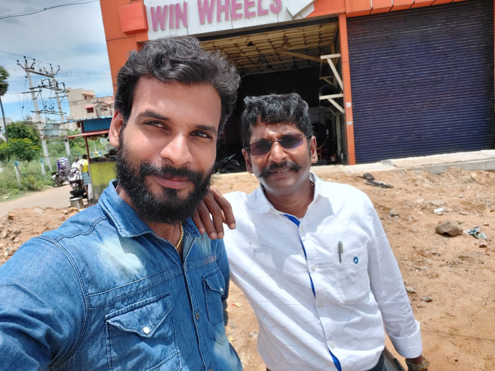 Arun Manickam on Twitter: "மதுரையில வெயிலு தீய்யா இருக்கு🔥🔥 https://t.co/5uHMYGsn74" / Twitter