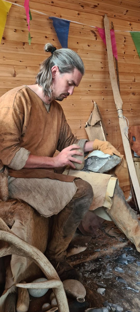 Kilmartin Museum on Twitter: "@ancientcraftUK demonstrating ancient flint knapping & other ...