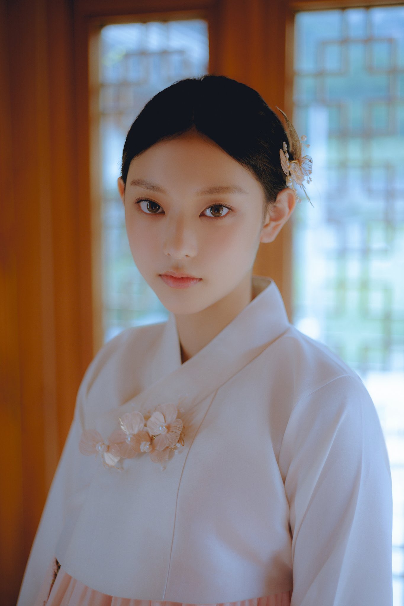 newjeans pics on Twitter: "Haerin Chuseok Greetings https://t.co/b1HFjd4dnT" / Twitter