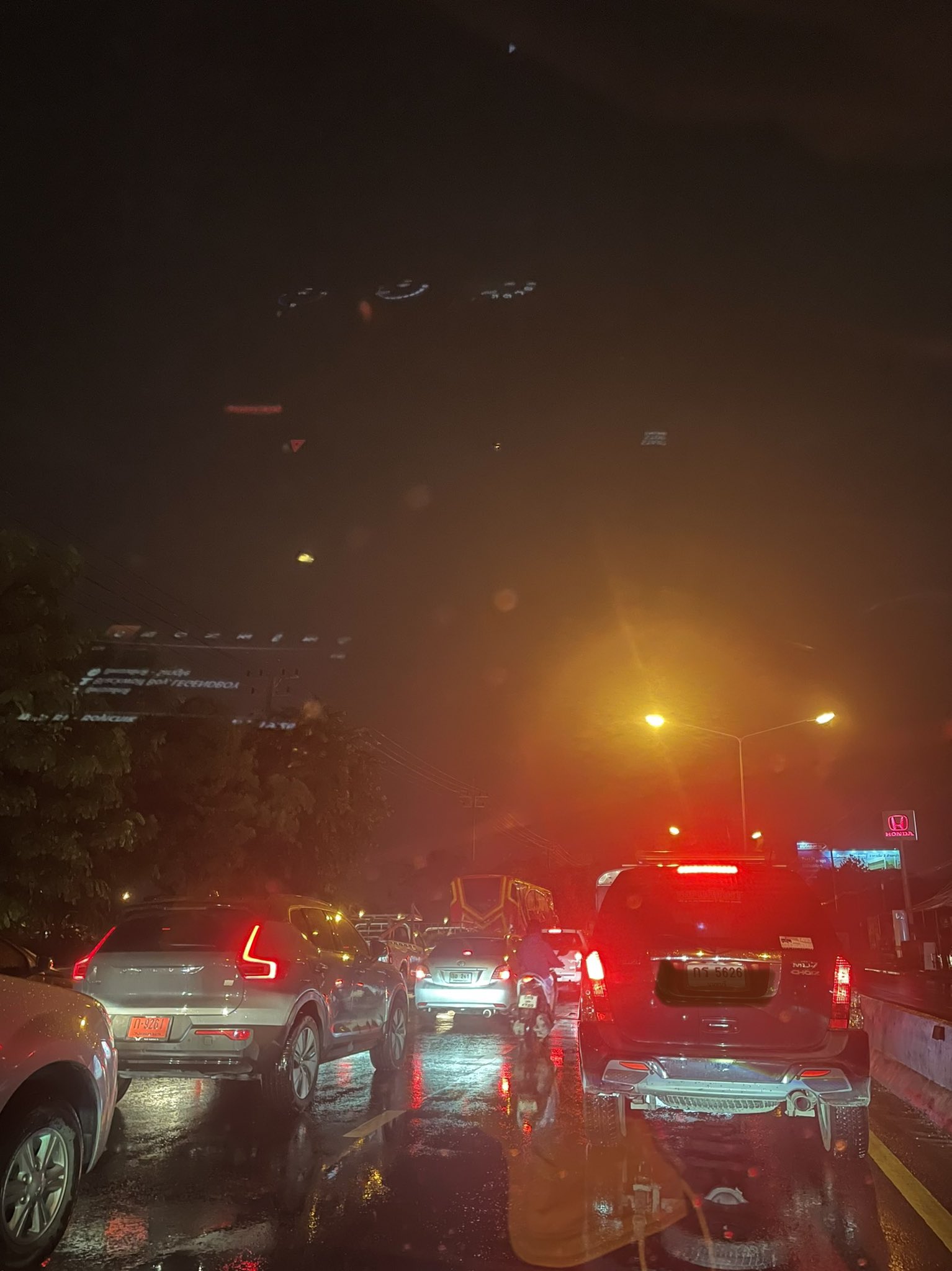 JS100 on Twitter: "RT @BoyiChik: @js100radio 19.30น. ถนนรังสิต-นครนายก ช่วงคลอง6 มุ่งหน้าสู่ ...