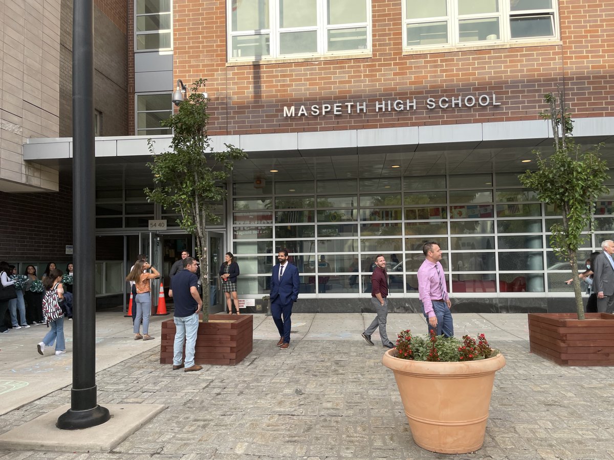 NYC Council on Twitter: "RT @BobHoldenNYC: This morning, I welcomed students to their first day ...
