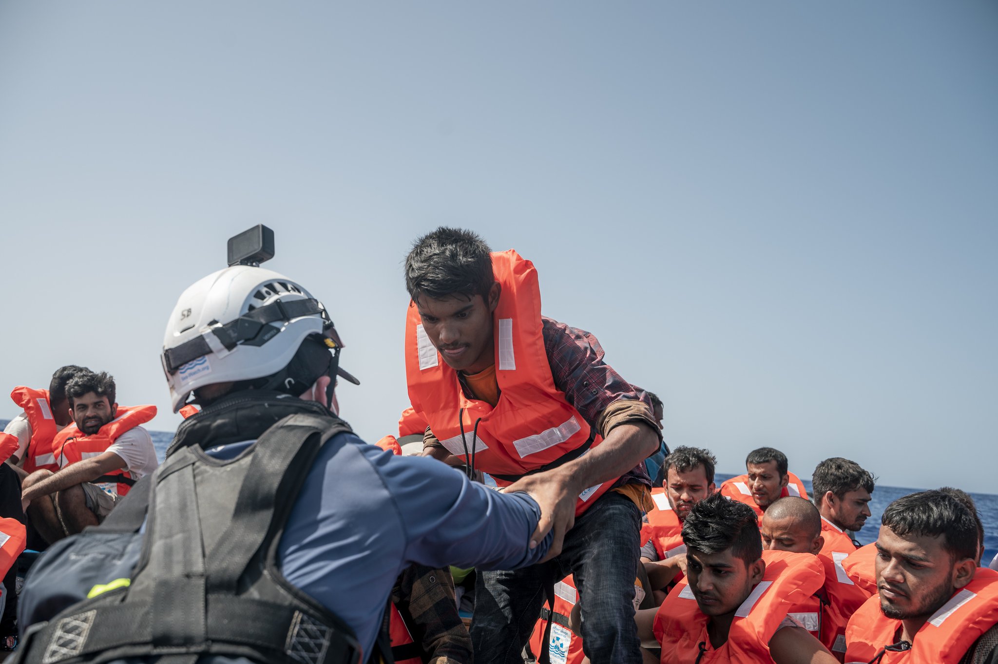 Sea-Watch International on Twitter: "🔴 #SeaWatch3 rescues 128 people in 2 operations after less ...