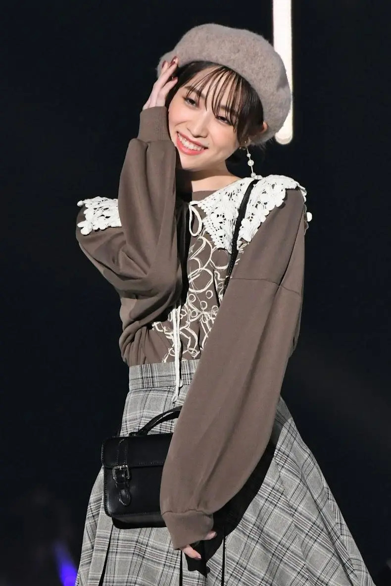 髙橋ひかる 中国応援会🇨🇳 On Twitter 【新闻】高橋ひかる:ミニスカの秋コーデで美脚見せ ベレー帽&付け襟でガーリーに 女優の