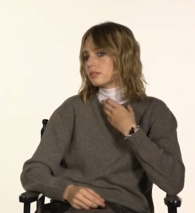 daily maya hawke🍁 on Twitter: "I BETTER SEE ZERO MAYA HAWKE TURTLE NECK SLANDER. https://t.co ...