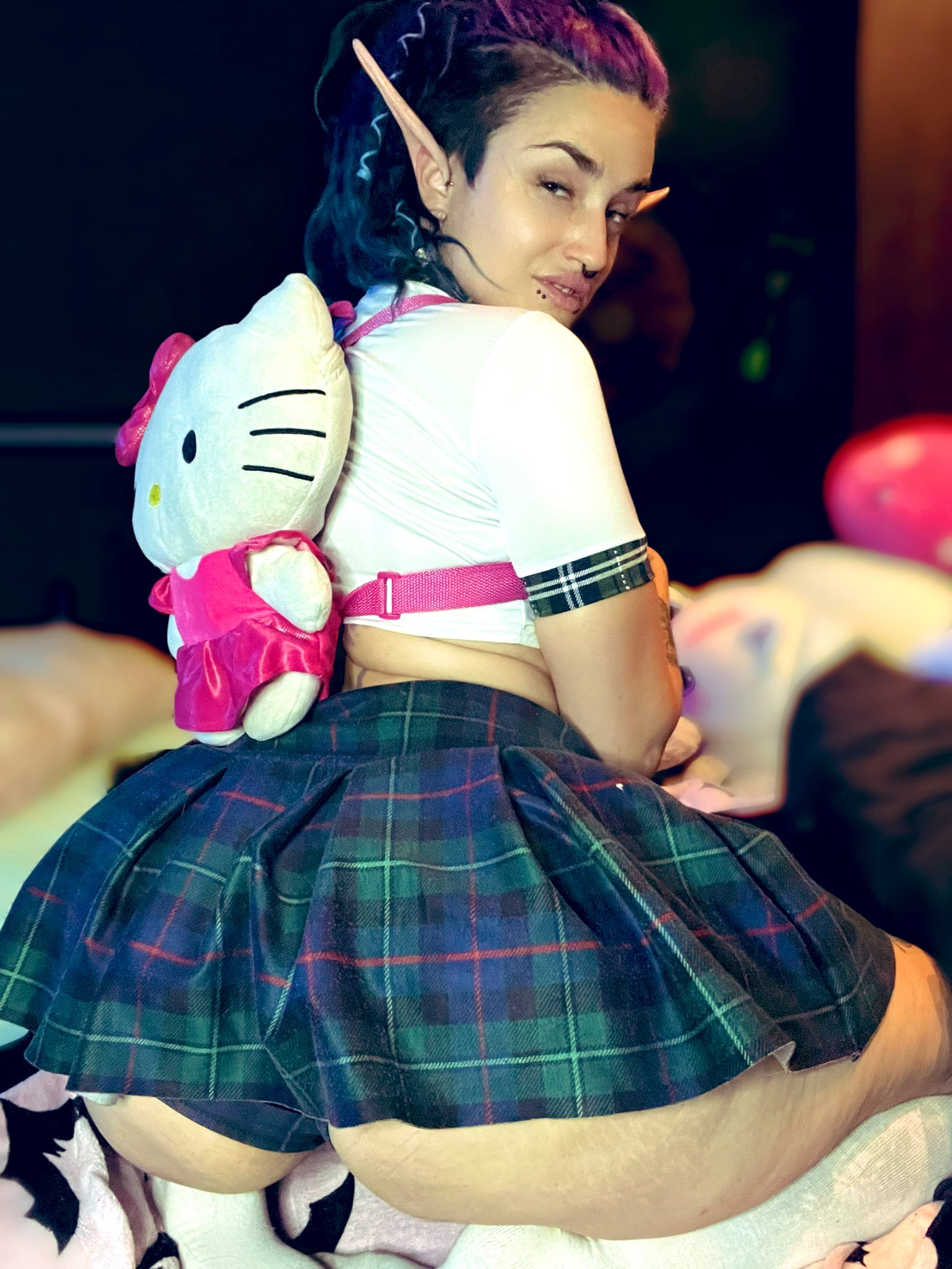 Petit3_elfe on Twitter: "Bad lil #elfgirl in training tonight on #onlyfans …. Phat Juicy Bundle ...