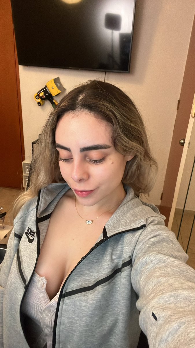 AranzaSinte on Twitter: "https://twitch.tv/aranzasinte"