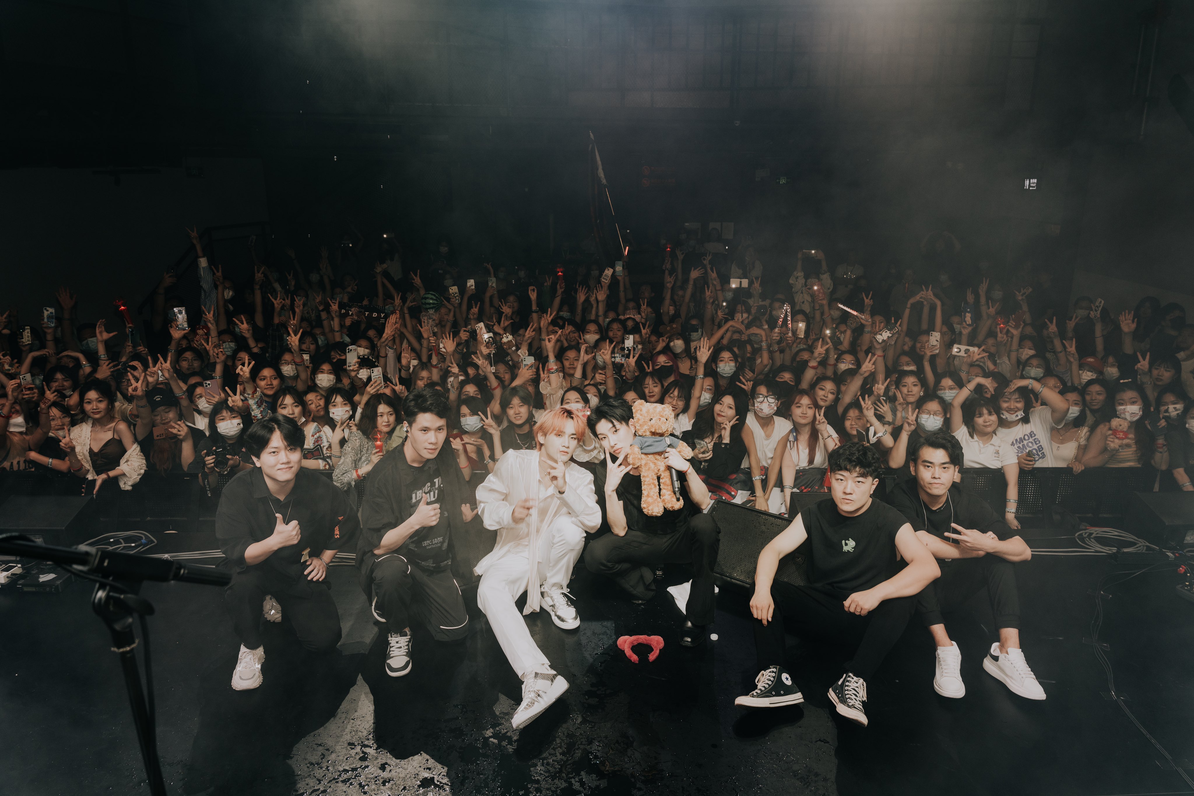 RYCE Entertainment on Twitter: "RUN TO THE ANSWER . OZ王政熊’s first live house show in Nanjing . # ...