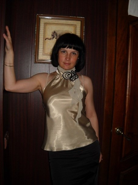 Blousewatcher On Twitter Which Blouse Color 1 2 3 4
