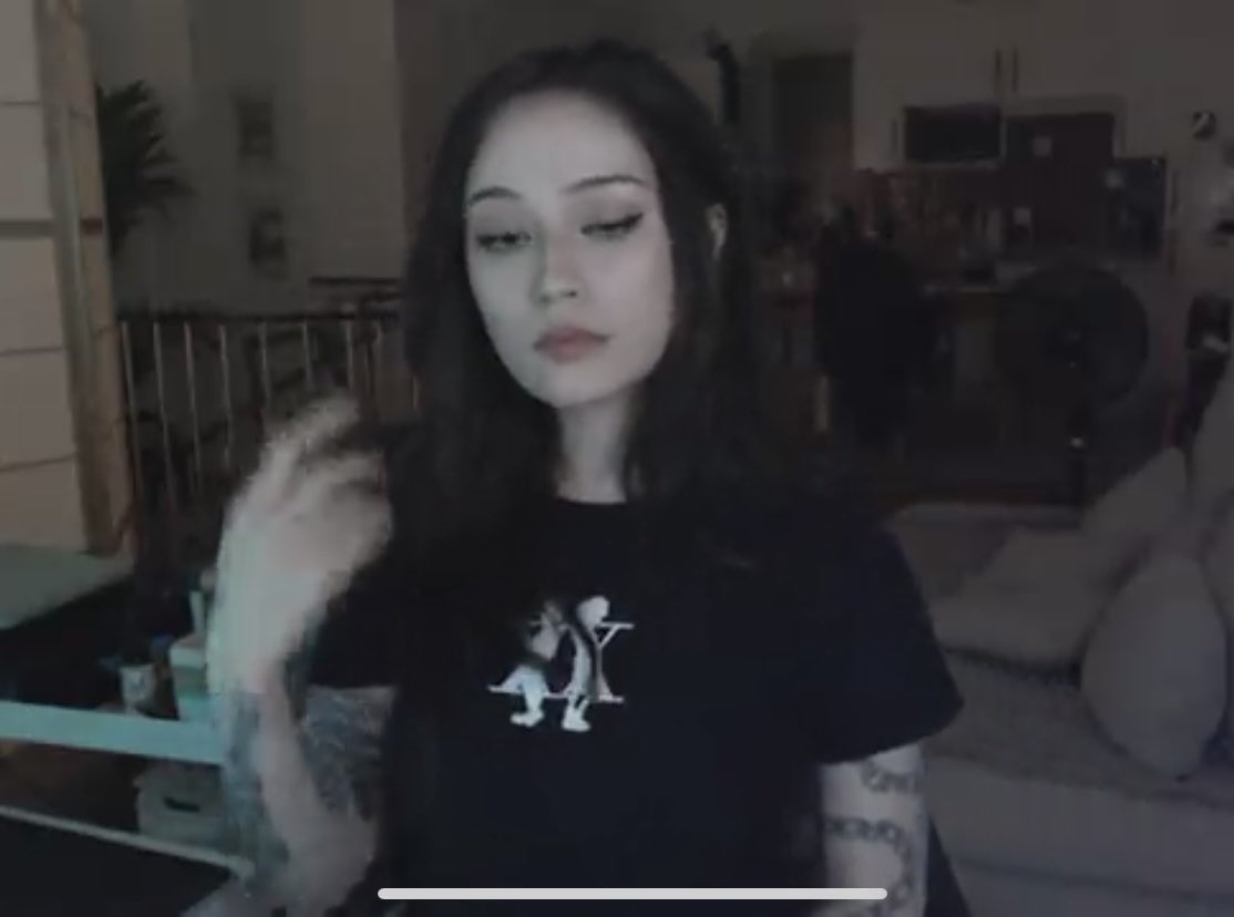 JadeyAnh on Twitter: "most of the pictures I take are just screenshots of videos I recorded ...