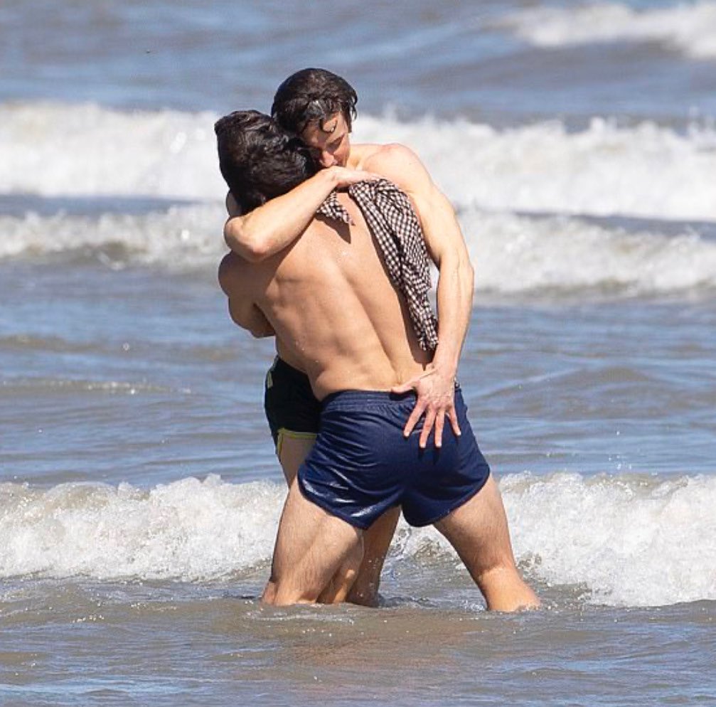 that’s hot. on Twitter: "Jonathan Bailey and Matt Bomer on the set of FELLOW TRAVELERS. https ...