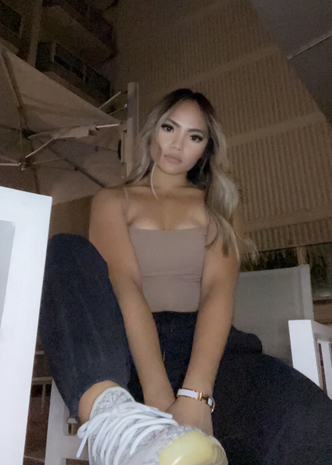 V∆L | musubi🍑 on Twitter: "gm do blondes have more fun? 🫣 https://t.co/sXN79KjJba" / Twitter