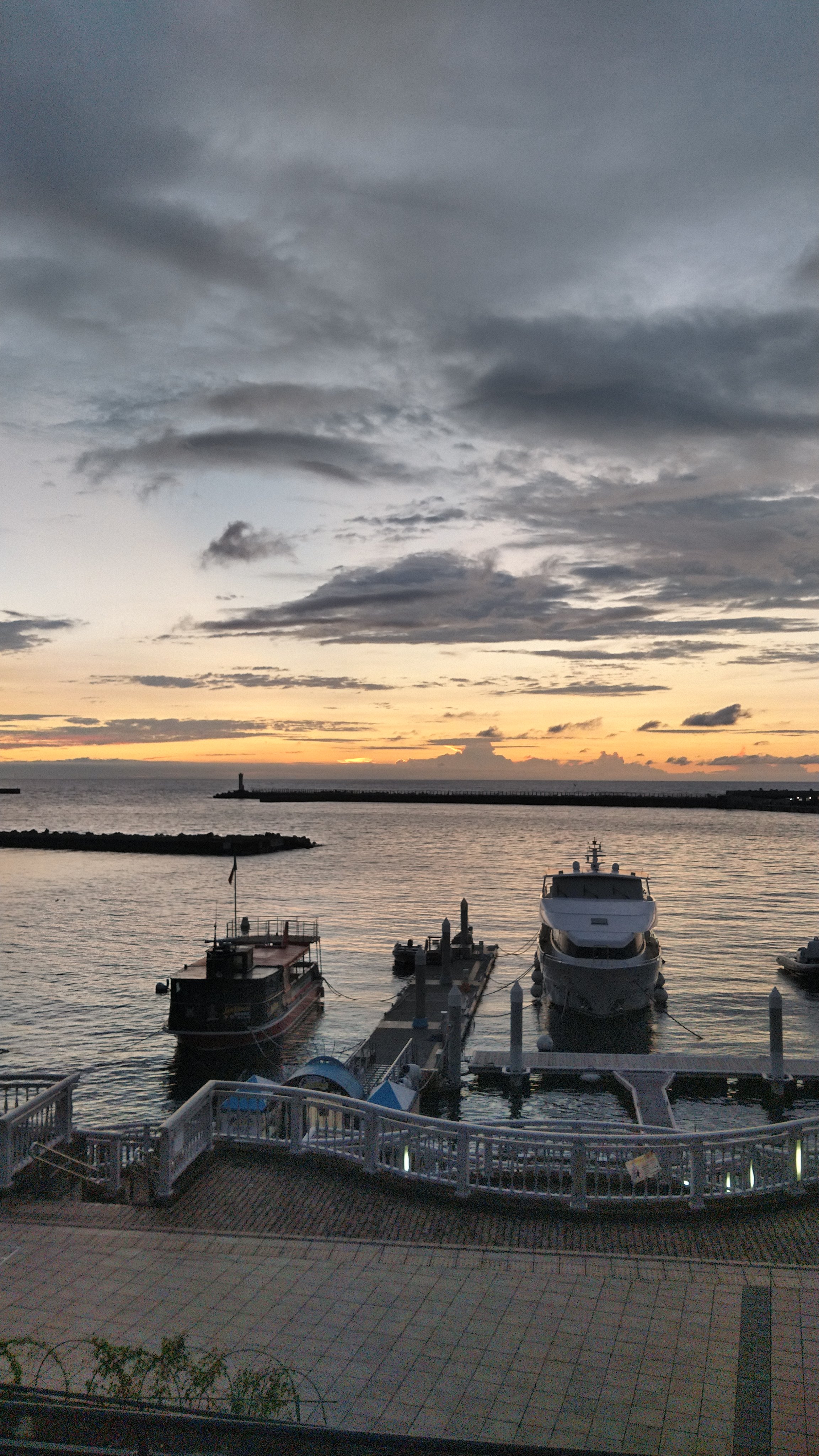 あつうみ on Twitter: "@JJ1FEY_JH7JGK おはようこざいます。 初島の海鮮は楽しみですね。 週末など到着時間によっては、すぐに入れない行列店もありますので、お気をつけて ...