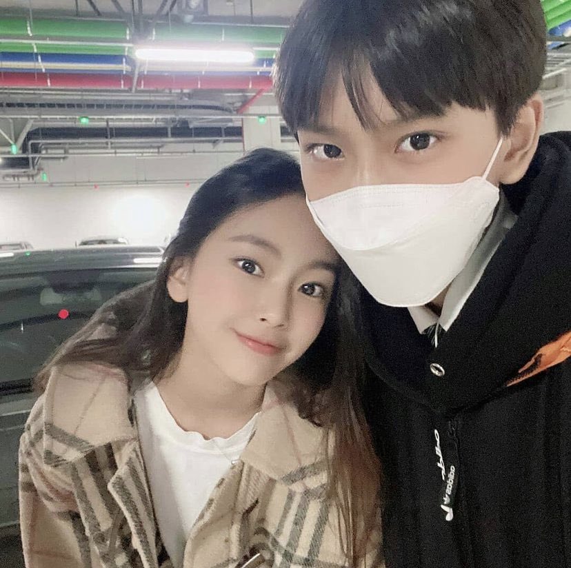 كرز | نيوجينز🍒 on Twitter: "David Grace is hyein brother 🥹💓 Born in 18-9-2005 https://t.co ...