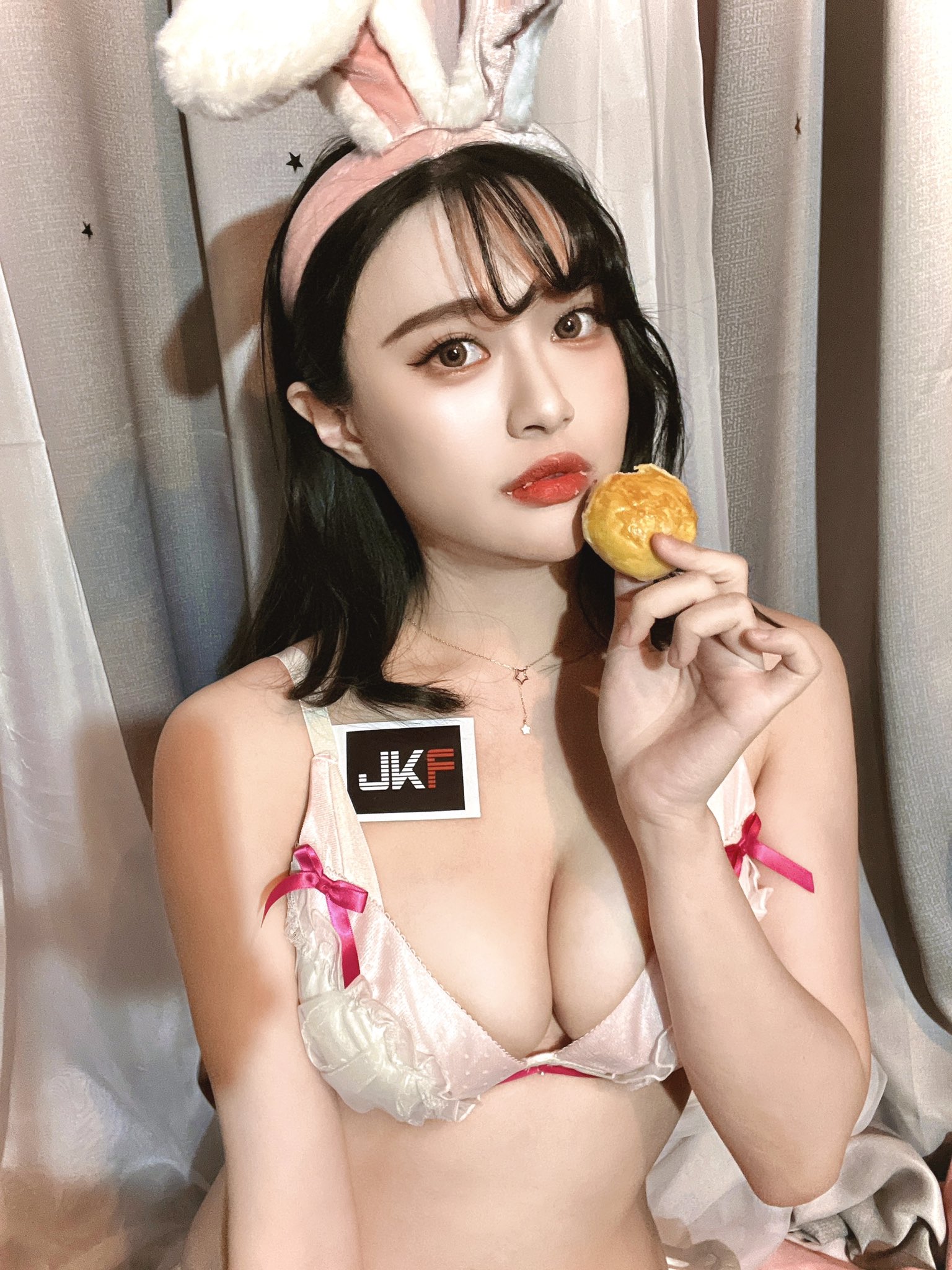 にに 膩膩 ℕ 𝕚 ℕ 𝕚 on Twitter: "JKF 祝眾寶寶們 中秋快樂🥮 每天要記得幫膩膩投票喔🐰 ️🌝 👉 https://t.co/sAIv6jEimO @jkftaipei ...