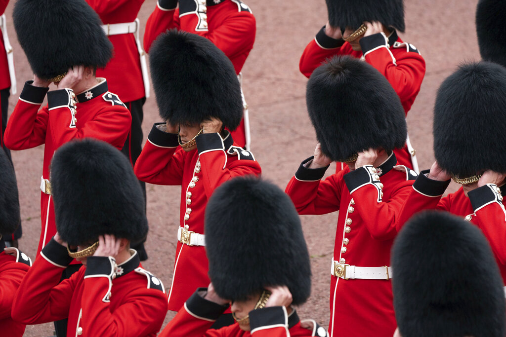 IN PICTURES: Tradition and fanfare in London as Britain welcomes its ...